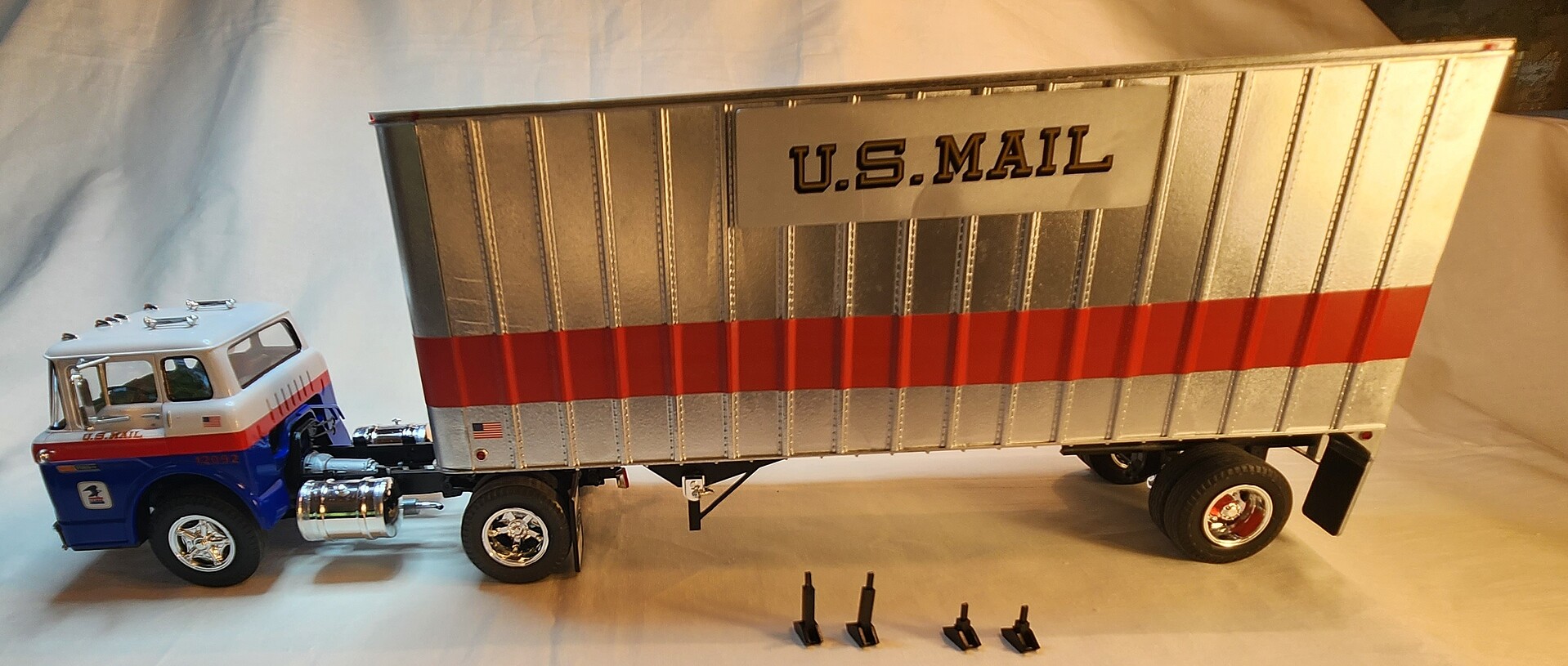 Ford C900 US Mail Truck w/trailer -- Plastic Model Truck Vehicle Kit ...