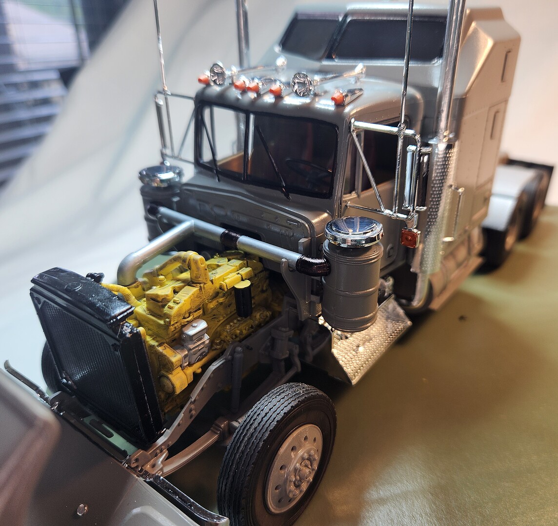 Kenworth W900 -- Plastic Model Truck Kit -- 1/25 Scale -- #851507 ...