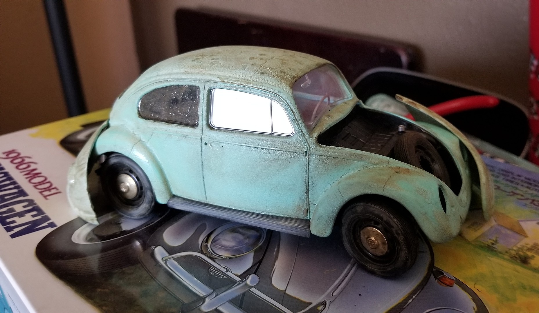 1966 Volkswagen Beetle VW BUG -- Plastic Model Car Kit -- 1/24 Scale ...