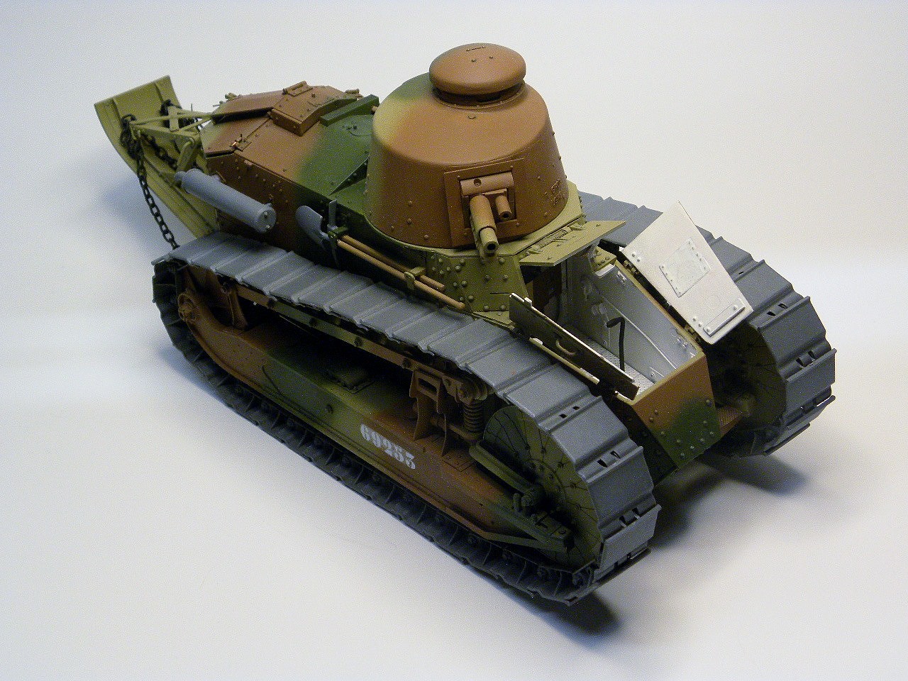 French Light Tank Renault FT -- Plastic Model Military Tank Kit -- 1/16 ...
