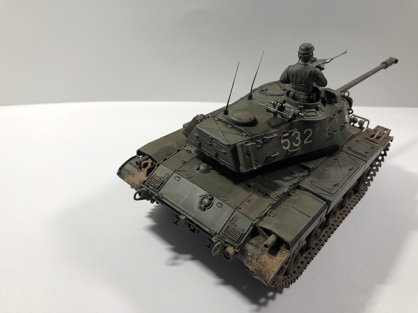 US M41 Walker Bulldog -- Plastic Model Military Vehicle Kit -- 1/35 ...