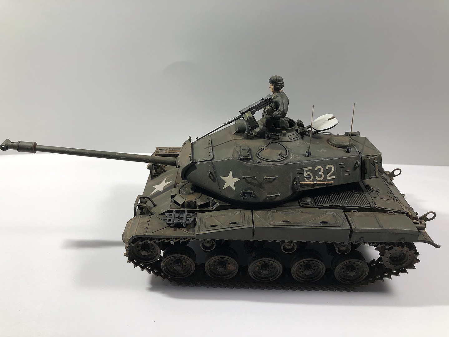 US M41 Walker Bulldog -- Plastic Model Military Vehicle Kit -- 1/35 ...