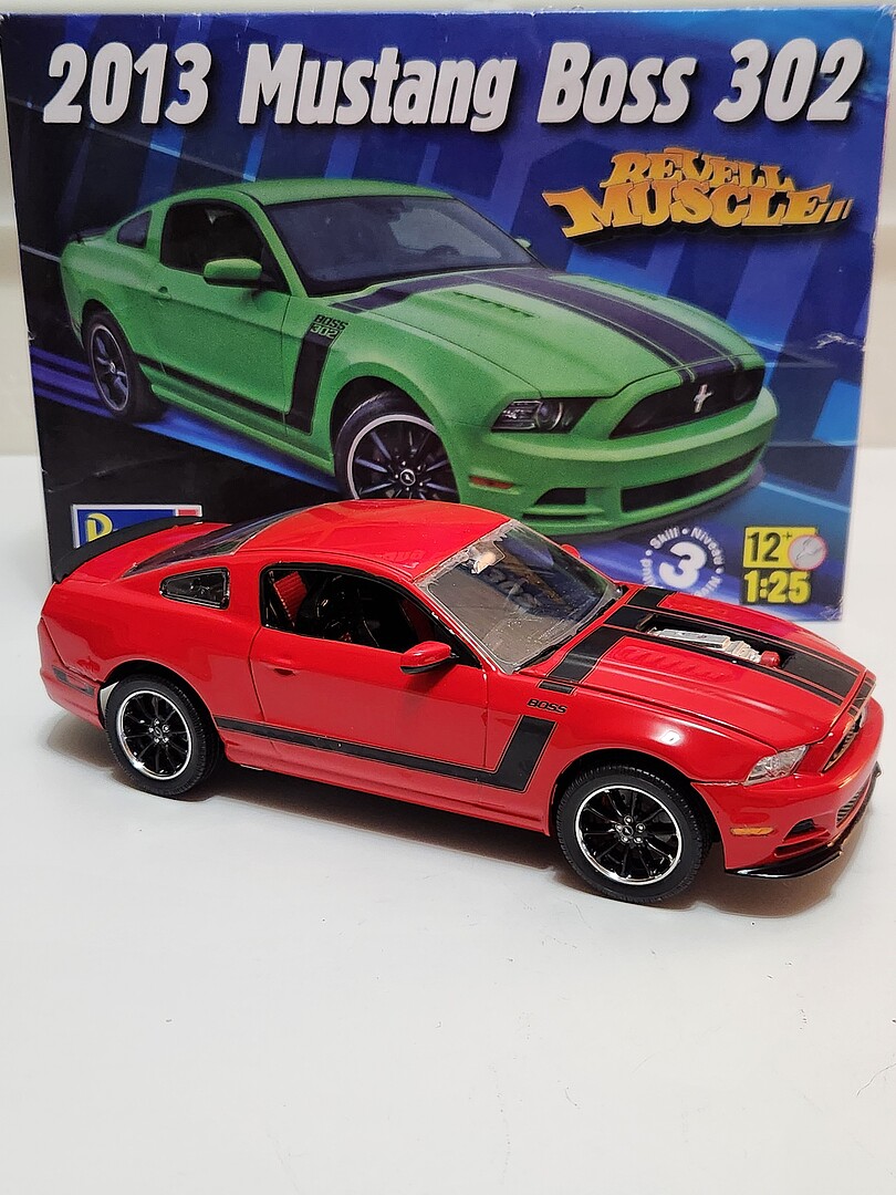 1/25 2013 Ford Mustang Boss 302 Car -- Plastic Model Car Kit -- 1/25 ...