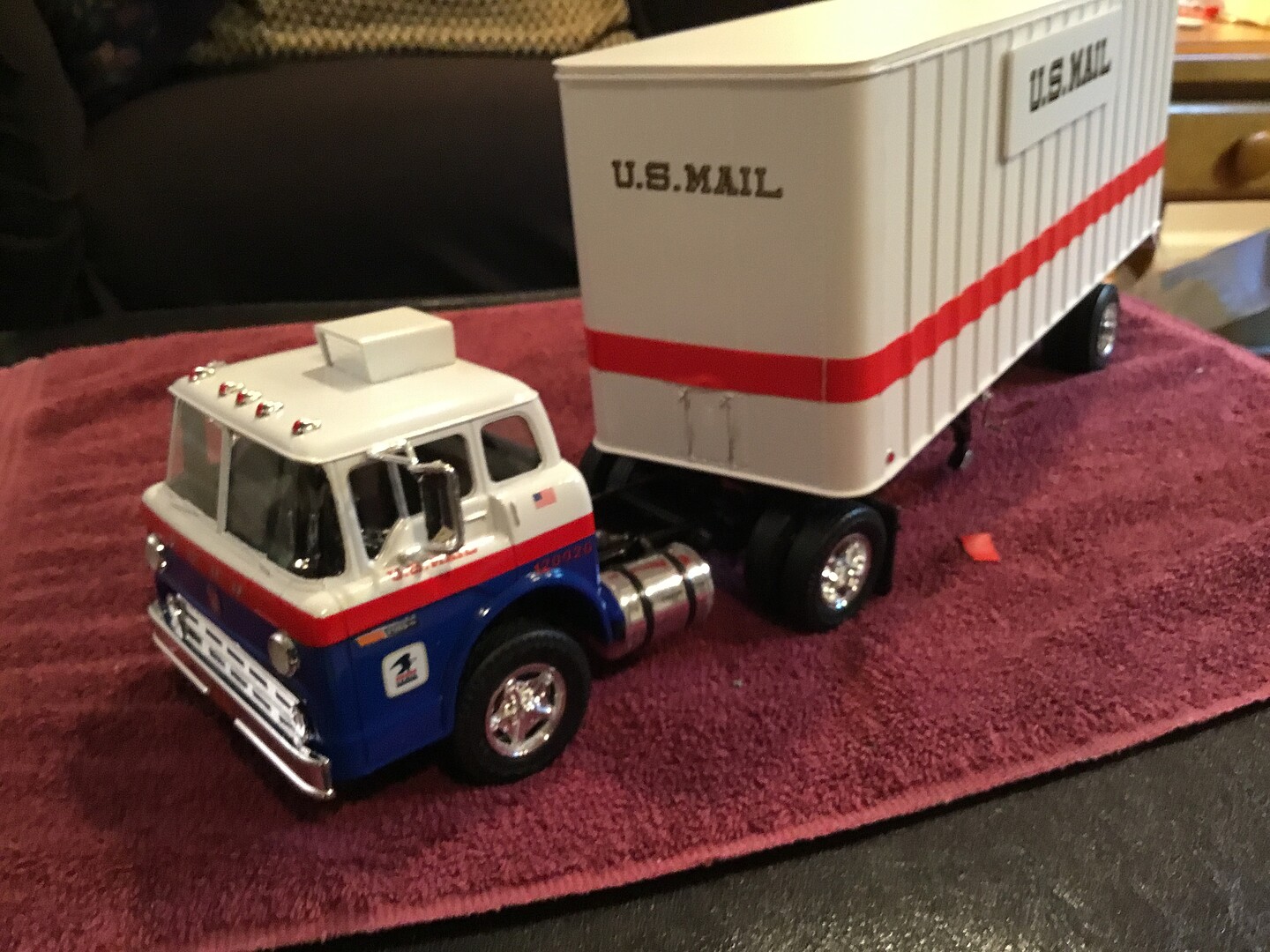 Ford C900 US Mail Truck w/trailer -- Plastic Model Truck Vehicle Kit ...