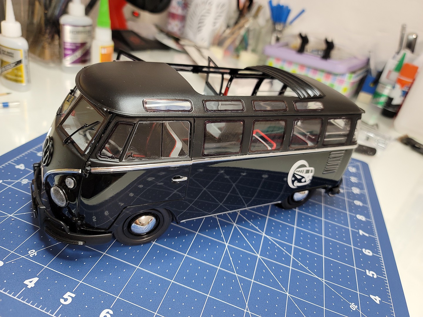 VW Typ 2 T1 Samba Bus -- Plastic Model Vehicle Kit -- 1/16 Scale ...