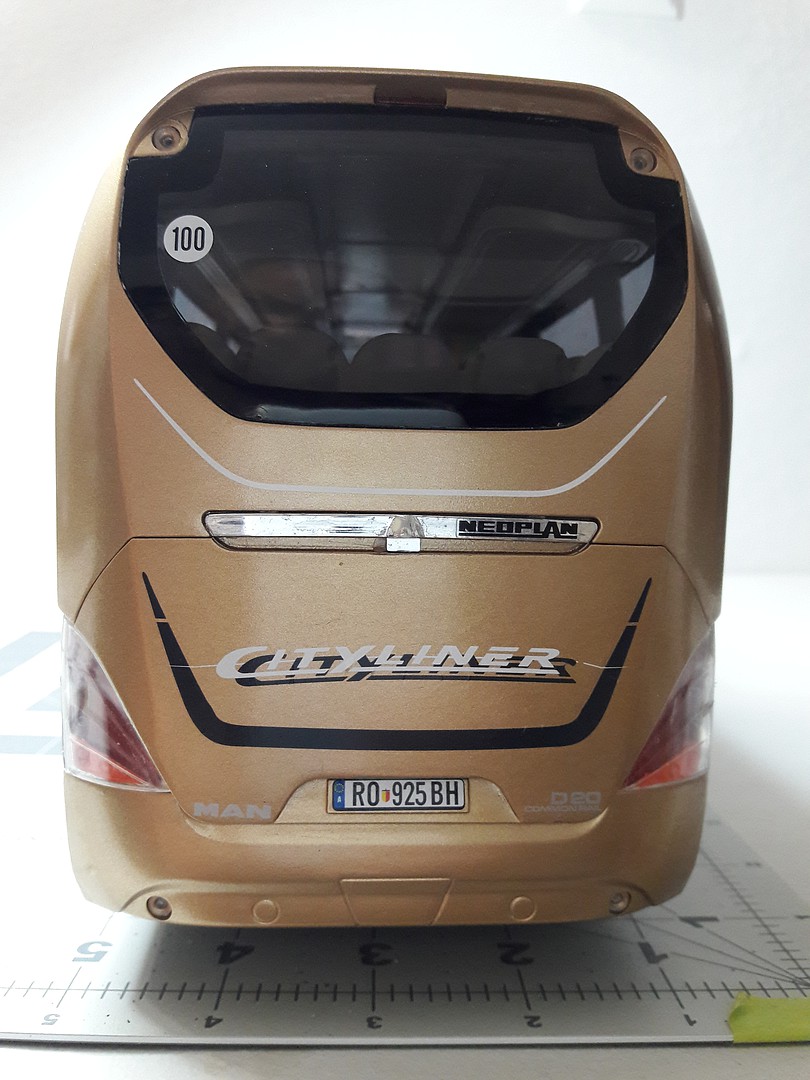 London Bus -- Plastic Model Vehicle Kit -- 1/24 Scale -- #07651 ...