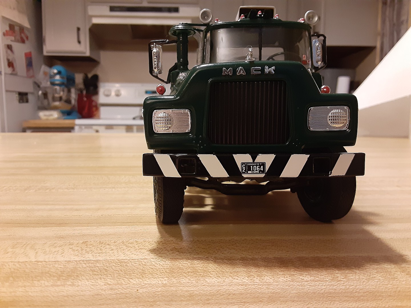 Mack DM600 Tractor -- Plastic Model Truck Kit -- 1/25 Scale -- #pc859 ...