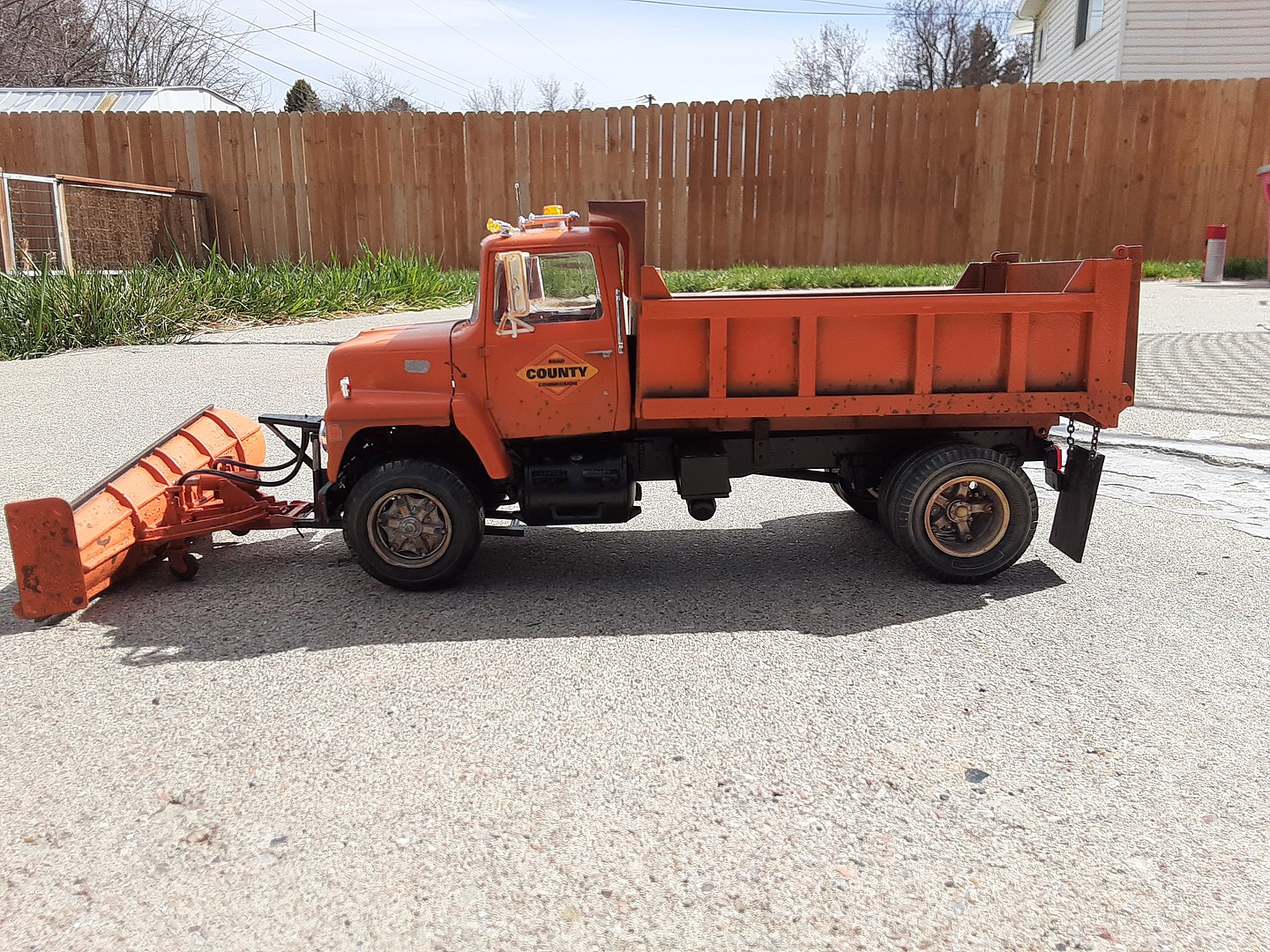 Ford LNT-8000 Snow Plow Pictures