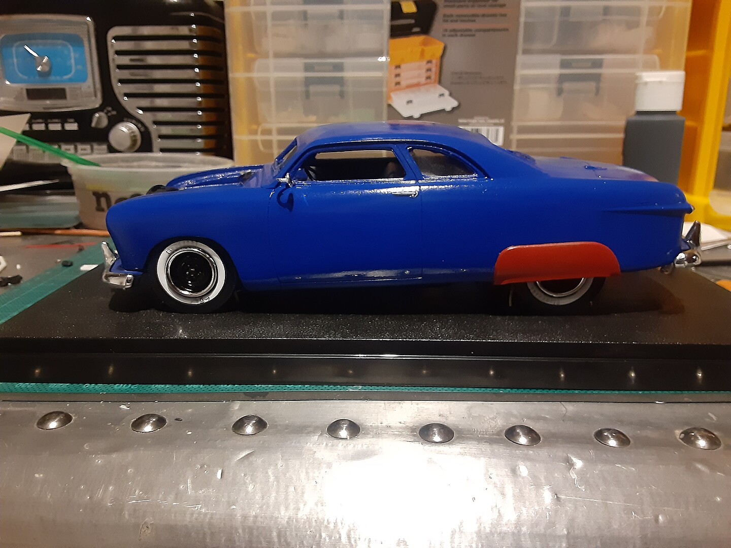 1949 Ford The 49er Coupe -- Plastic Model Car Vehicle Kit -- 1/25 Scale ...