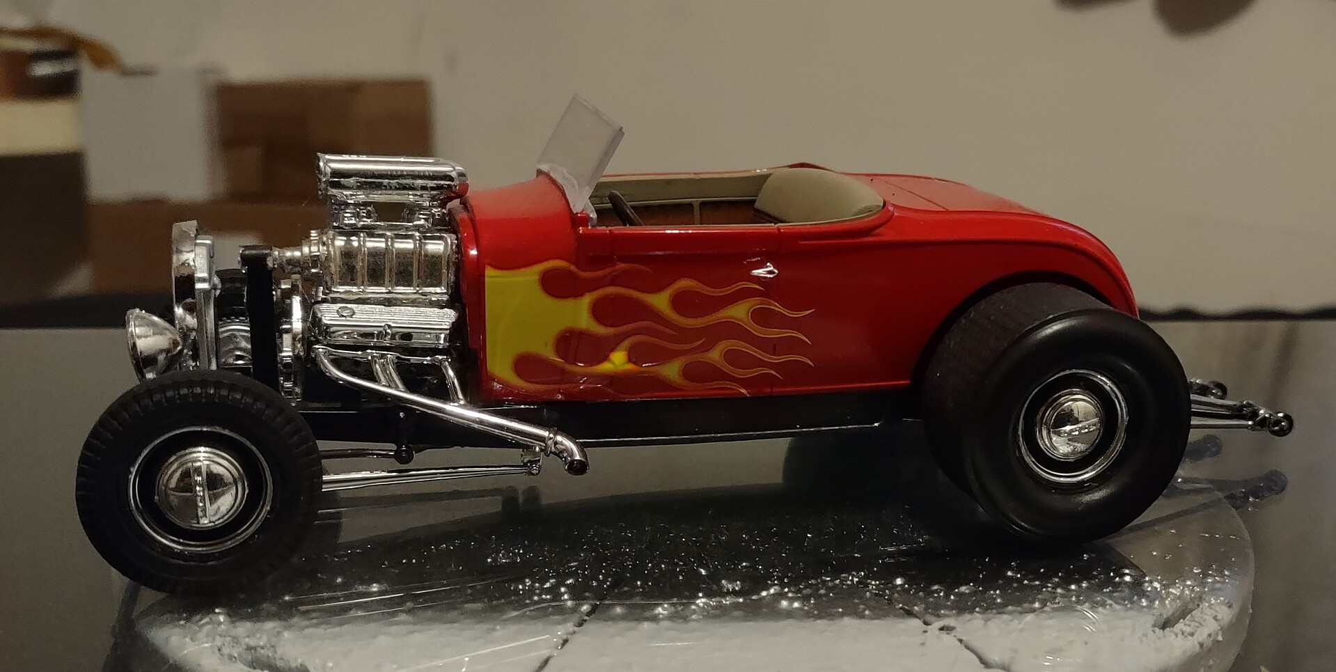 1929 Model A Roadster -- Plastic Model Car Kit -- 1/25 Scale -- #854463 ...
