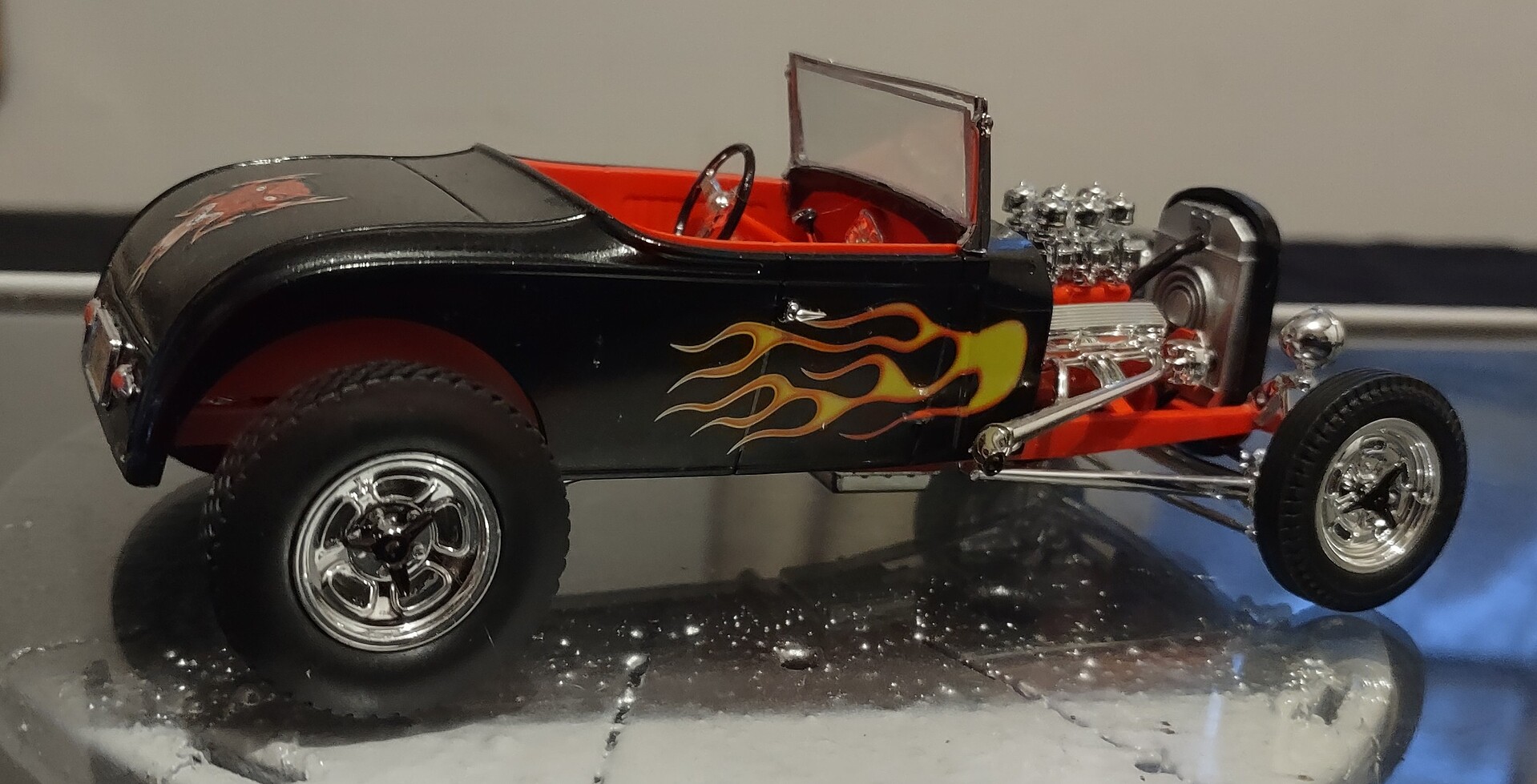 1929 Model A Roadster -- Plastic Model Car Kit -- 1/25 Scale -- #854463 ...