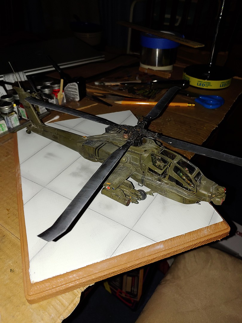AH-64 Apache -- Plastic Model Helicopter Kit -- 1/48 Scale -- #855443 ...