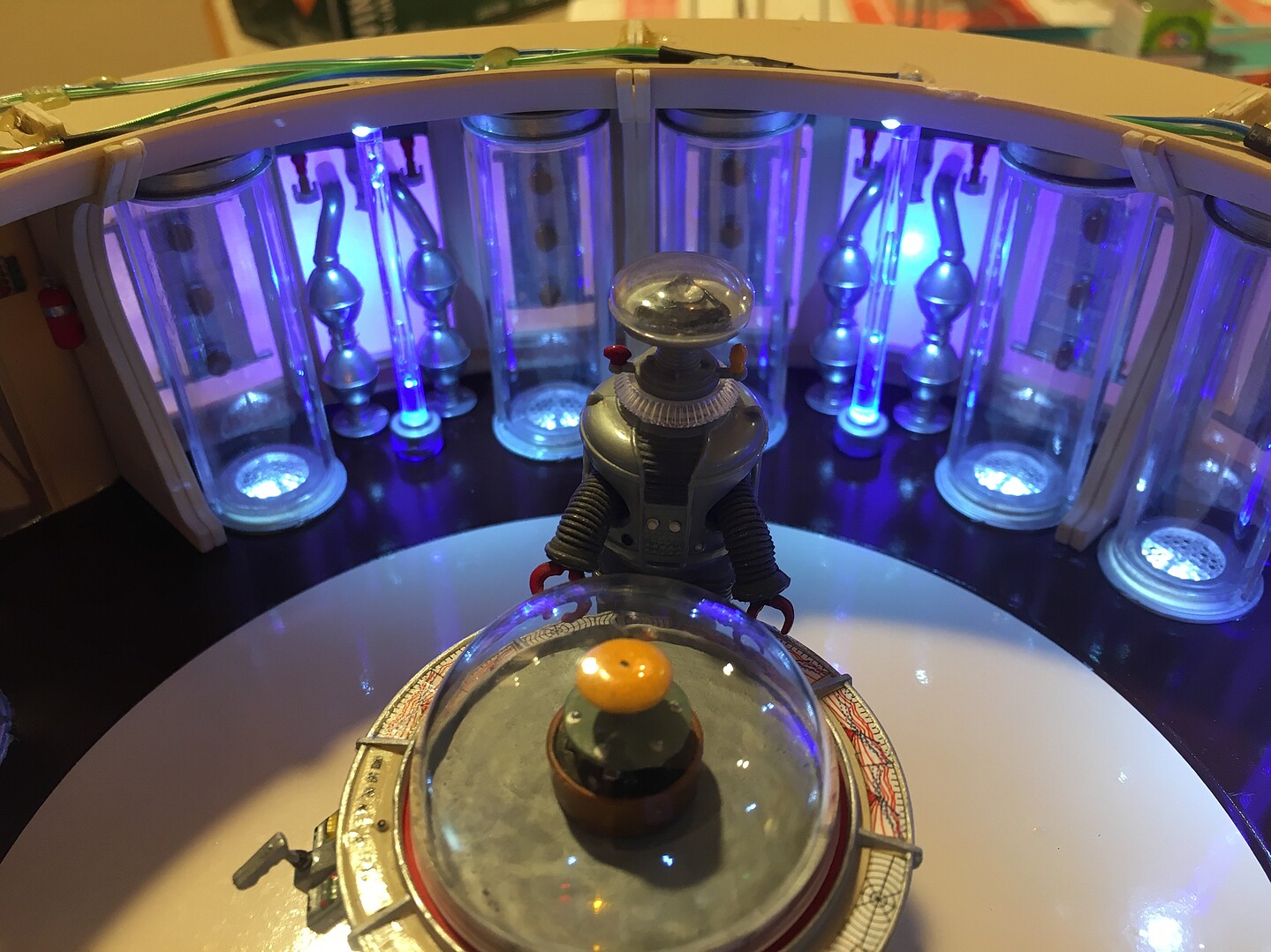 Lost in Space Jupiter 2 -- Science Fiction Plastic Model Kit -- #913 ...