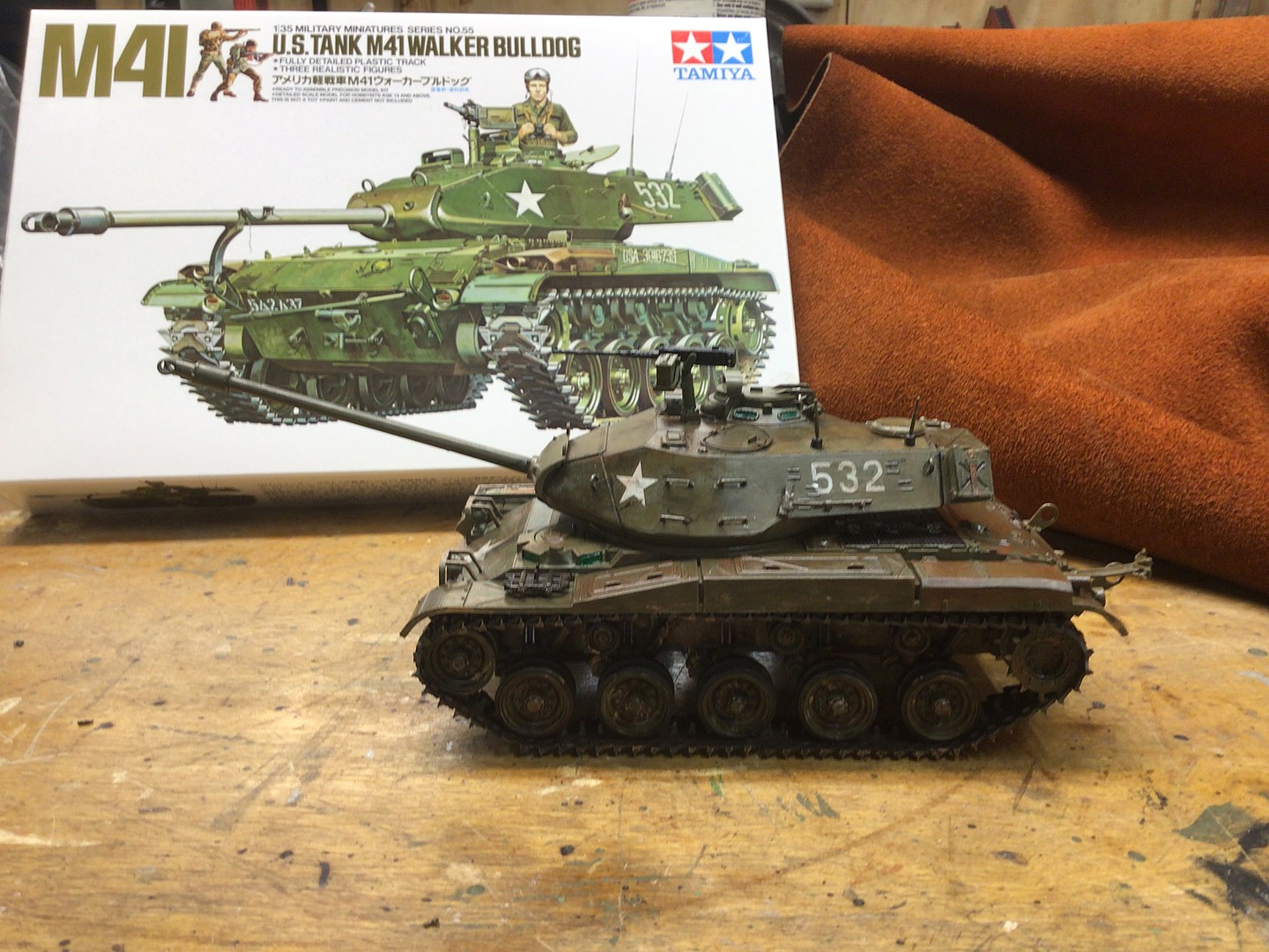 Gallery Pictures Tamiya US M41 Walker Bulldog Plastic Model Military Vehicle Kit 1/35 Scale #35055