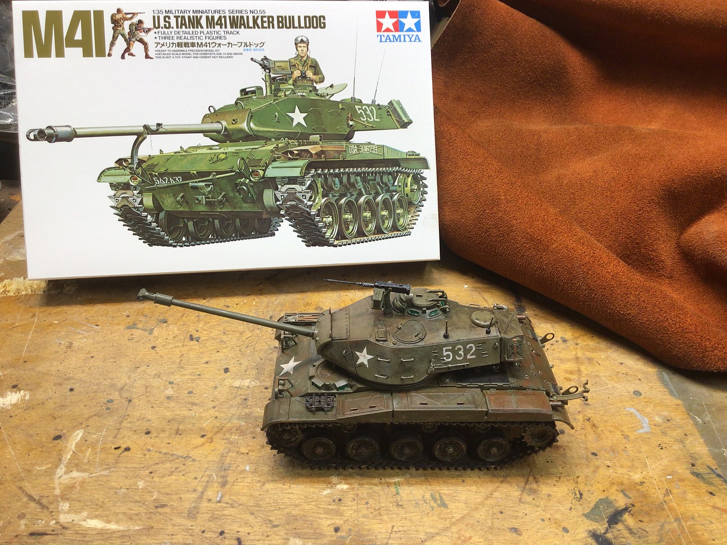 US M41 Walker Bulldog -- Plastic Model Military Vehicle Kit -- 1/35 ...