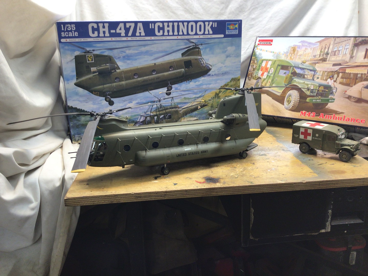 M43 3/4 Ton 4x4 US Ambulance -- Plastic Model Military Vehicle Kit -- 1 ...