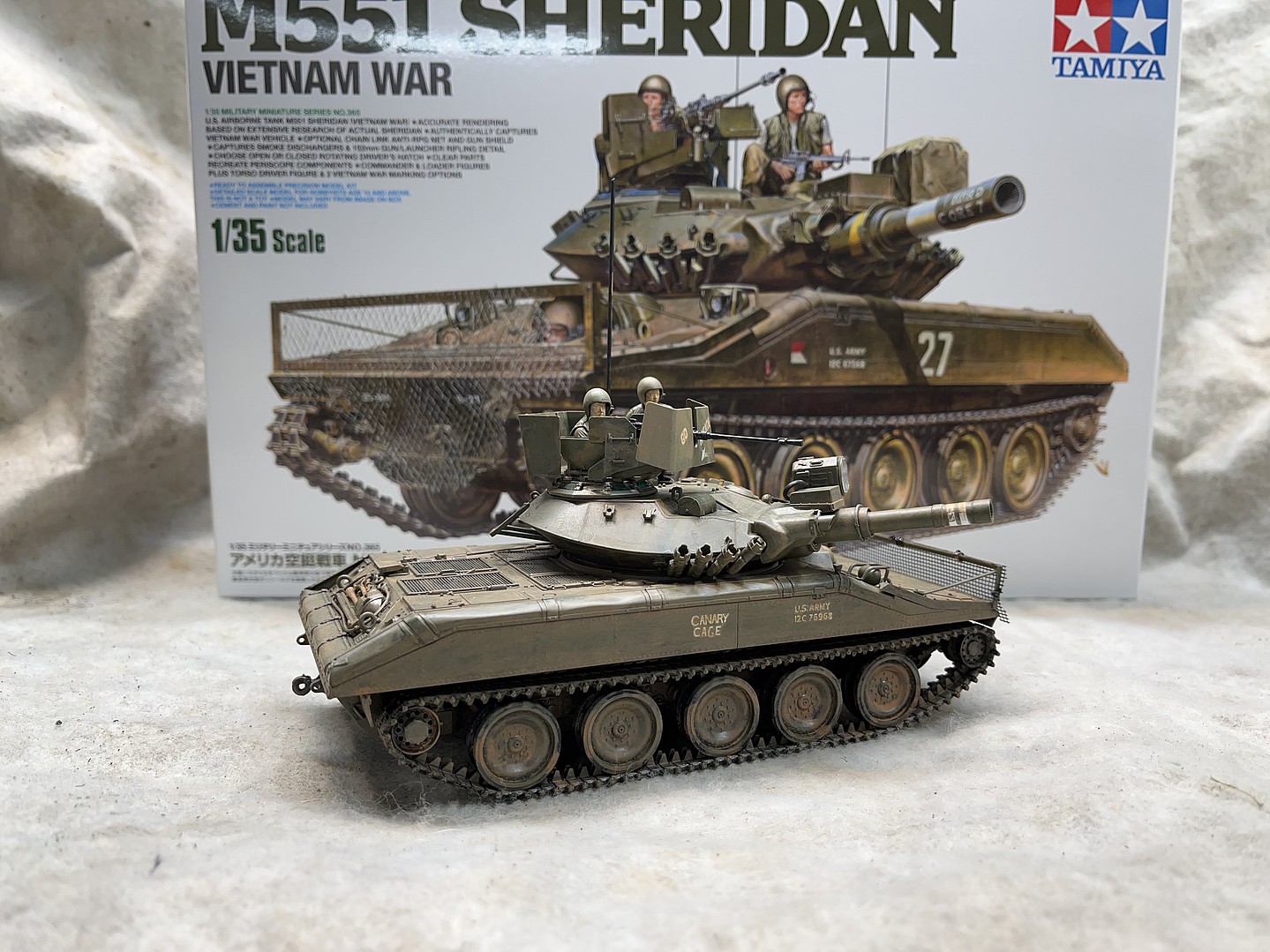 US M551 Sheridan Airborne Tank Vietnam War -- Plastic Model Tank Kit ...