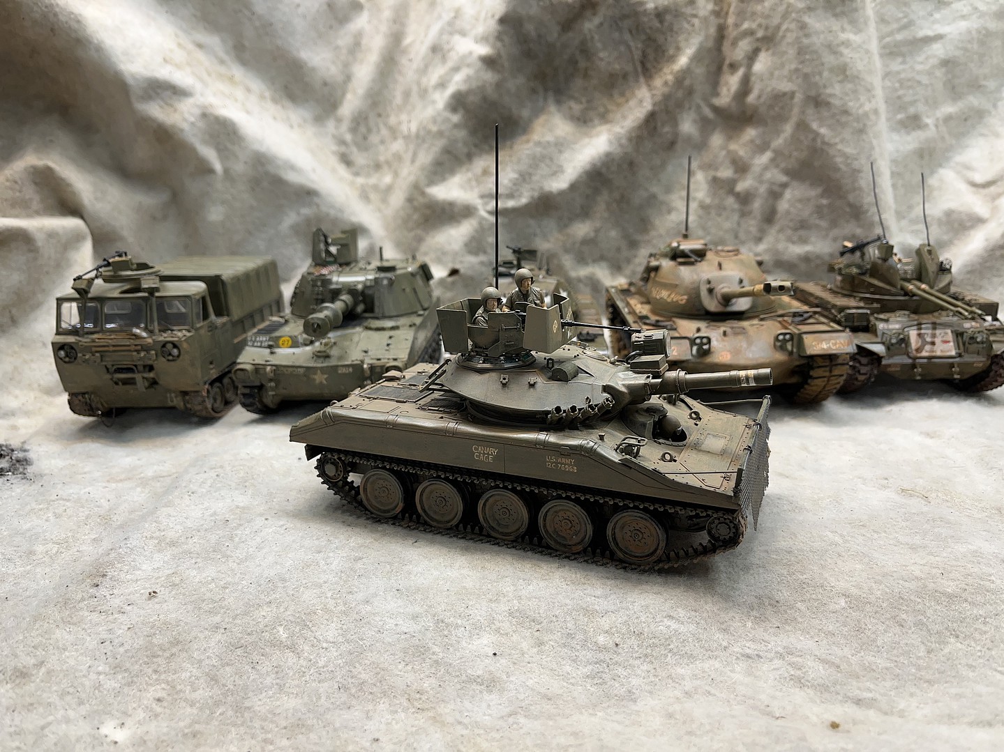 US M551 Sheridan Airborne Tank Vietnam War -- Plastic Model Tank Kit ...