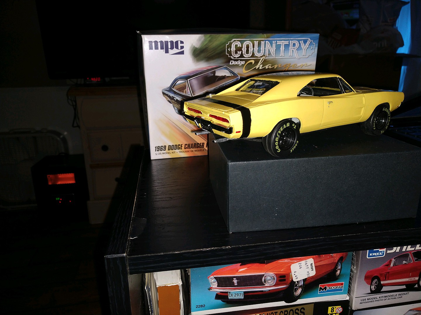 1969 Dodge Country Charger RT -- Plastic Model Car Truck Vehicle -- 1/ ...