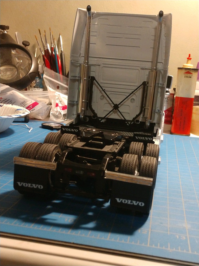 Volvo VN780 Tractor Cab -- Plastic Model Truck Kit -- 1/24 Scale ...