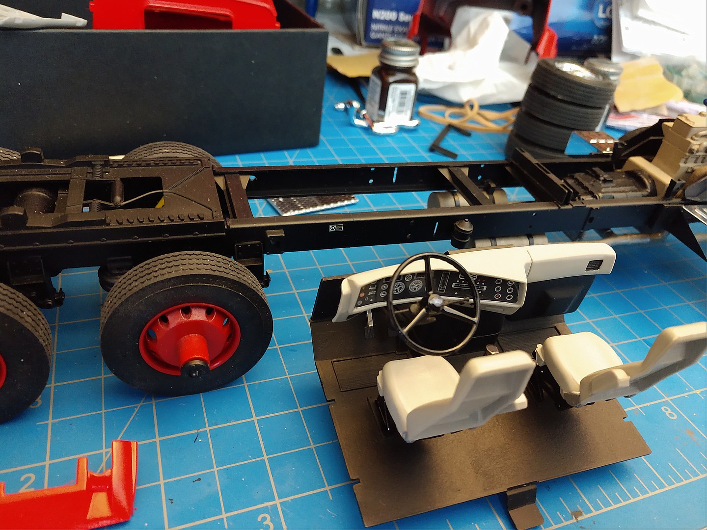 Ford LTL 900 Semi Tractor -- Plastic Model Truck Vehicle Kit -- 1/24 ...