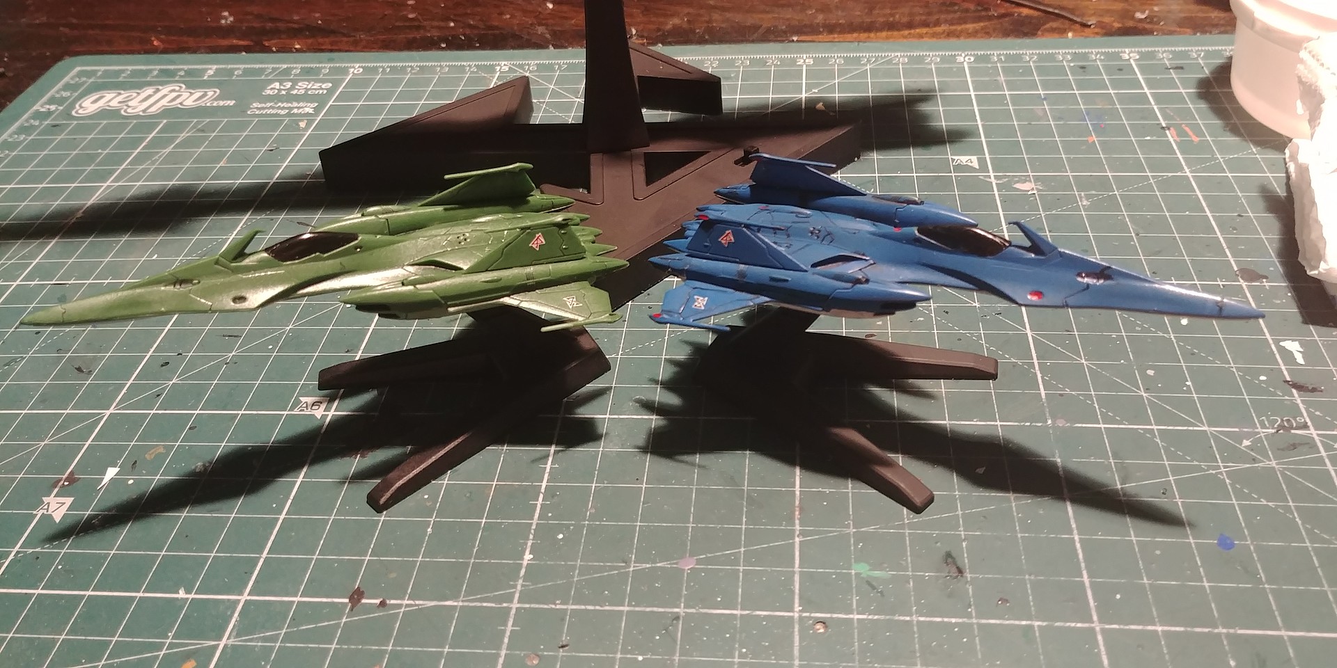 DEUSULA II CORE SHIP -- Snap Together Plastic Model Figure -- #185136 ...