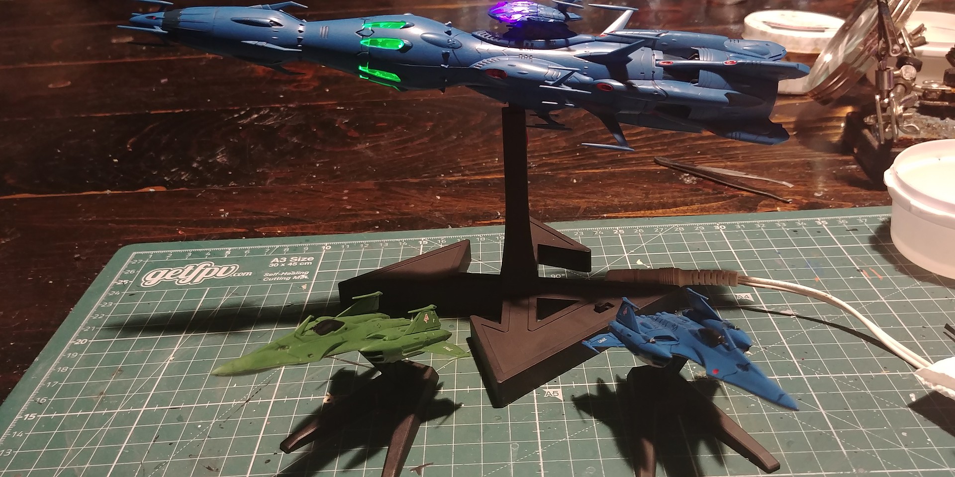 DEUSULA II CORE SHIP -- Snap Together Plastic Model Figure -- #185136 ...