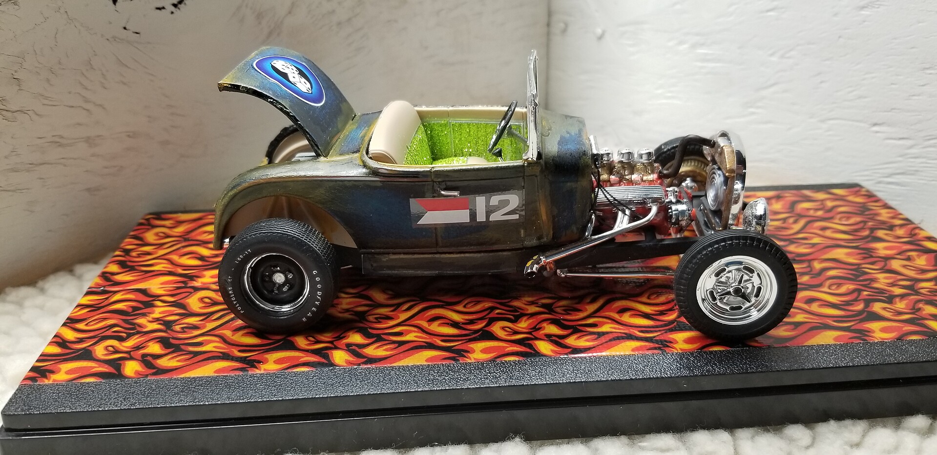 1929 Model A Roadster -- Plastic Model Car Kit -- 1/25 Scale -- #854463 ...