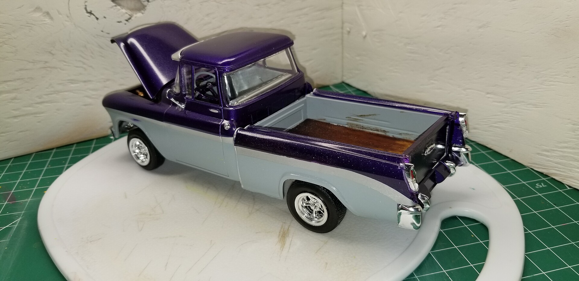 1955 Chevy Cameo Pickup (Coca-Cola) -- Plastic Model Car Kit -- 1/25 ...