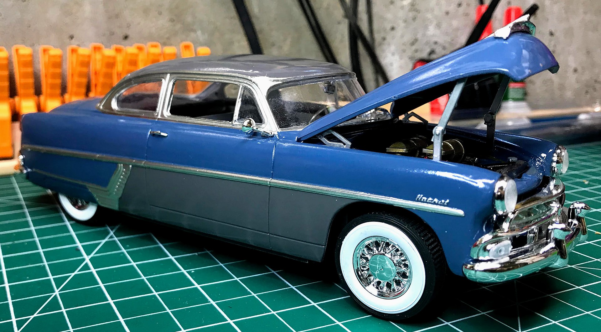 1954 Hudson Hornet Coupe -- Plastic Model Car Kit -- 1/25 Scale ...