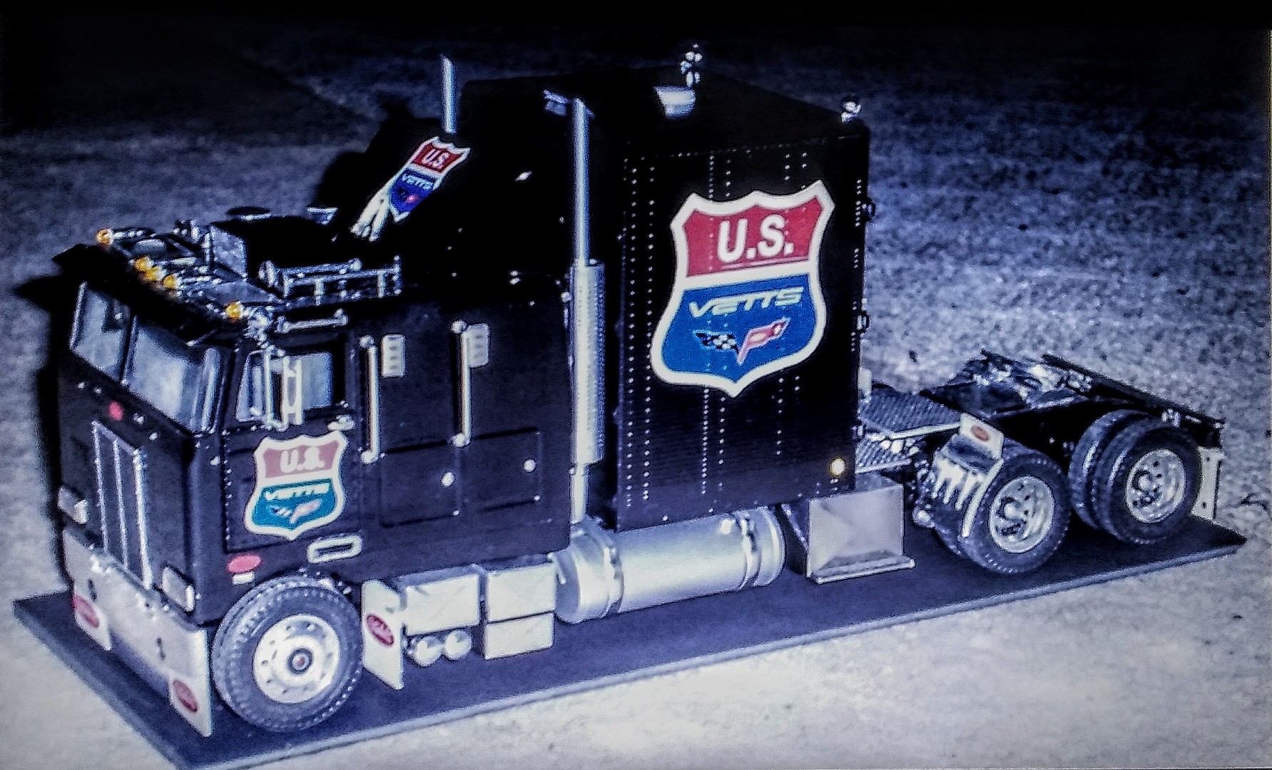 Peterbilt 352 Pacemaker Cabover -- Plastic Model Truck Kit -- 1/25 ...