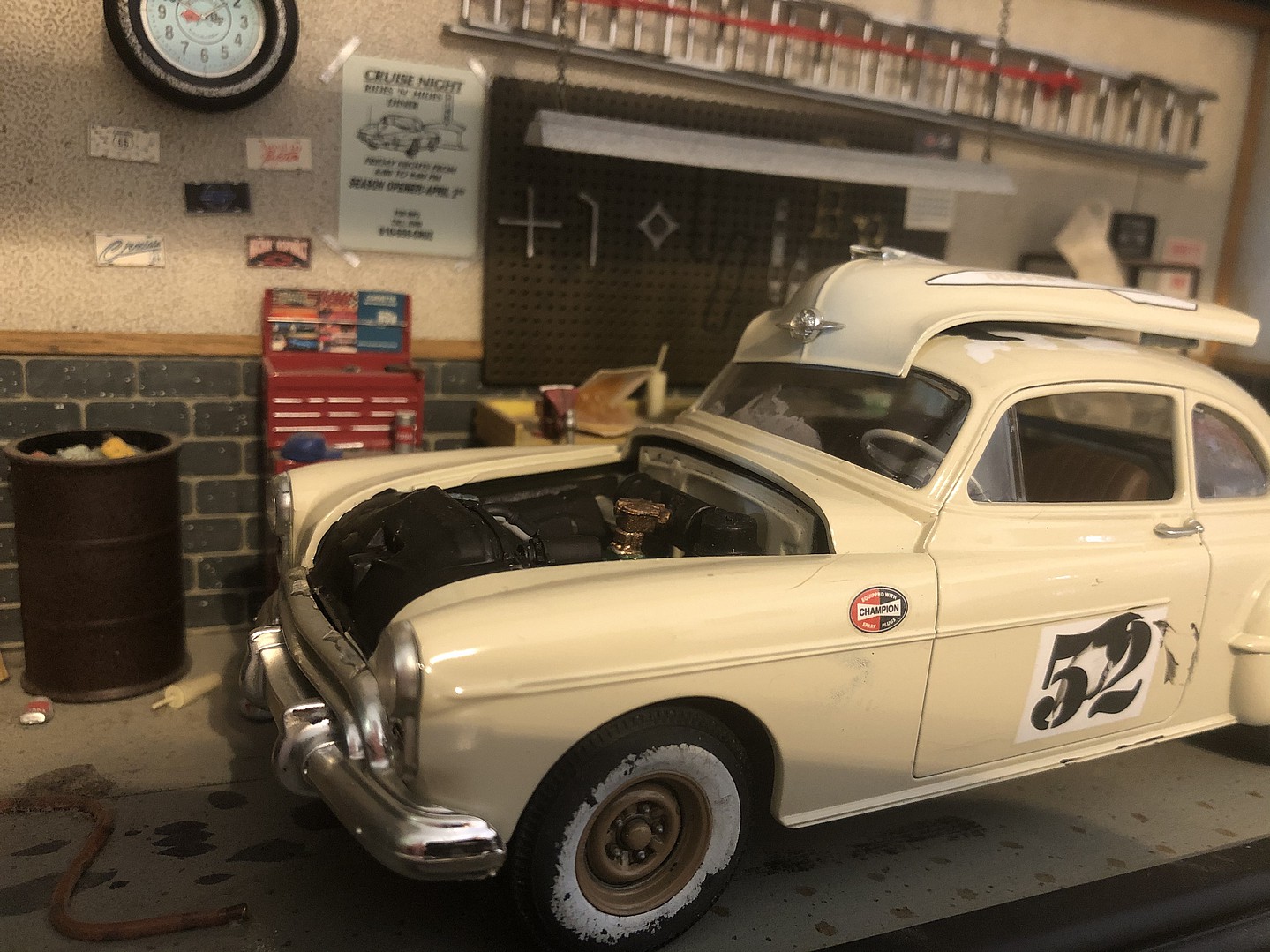 1950 Olds Custom -- Plastic Model Car Kit -- 1/25 Scale -- #854022 ...