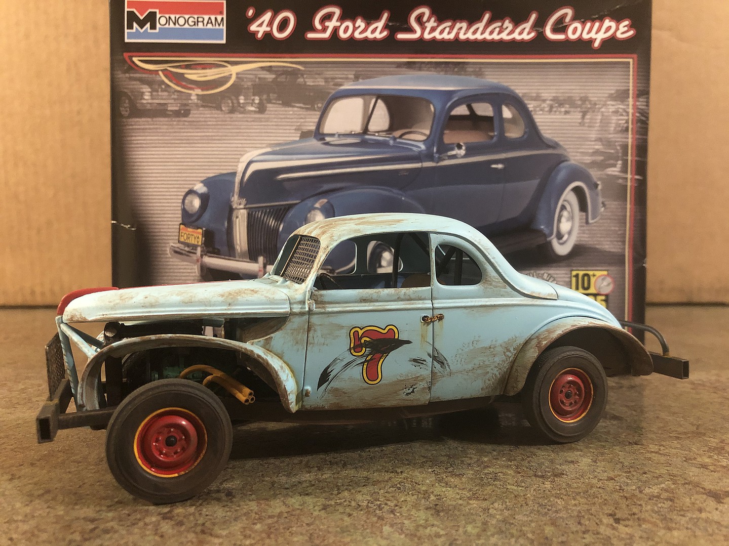 1940 Ford Standard Coupe -- Plastic Model Car Kit -- 1/25 Scale ...