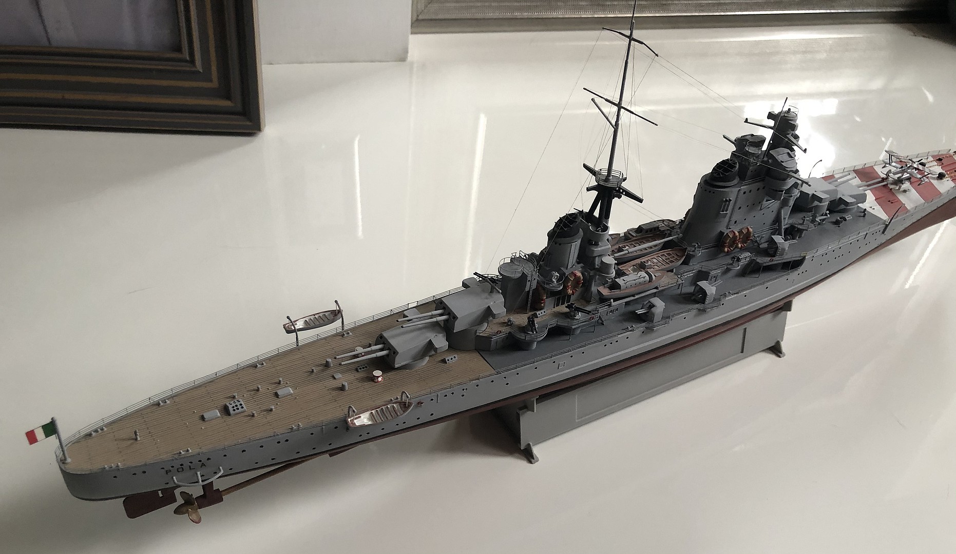 Italian Heavy Crusier Pola -- Plastic Model Military Ship Kit -- 1/350 ...