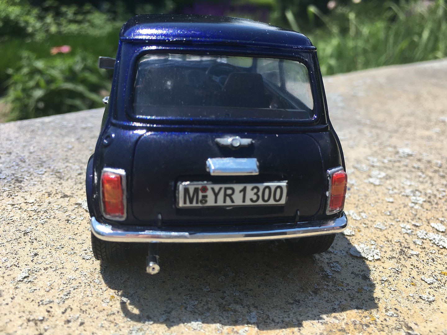 Rover Old Mini 2-Dr Sports Car -- Plastic Model Car Vehicle Kit -- 1/24 ...
