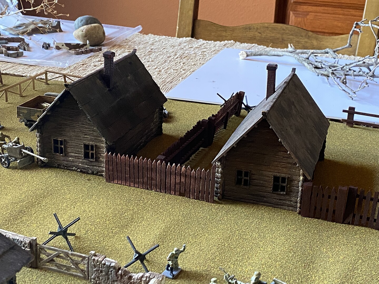 Russian Log House (2) (Snap) -- Plastic Model Military Diorama Kit -- 1 ...