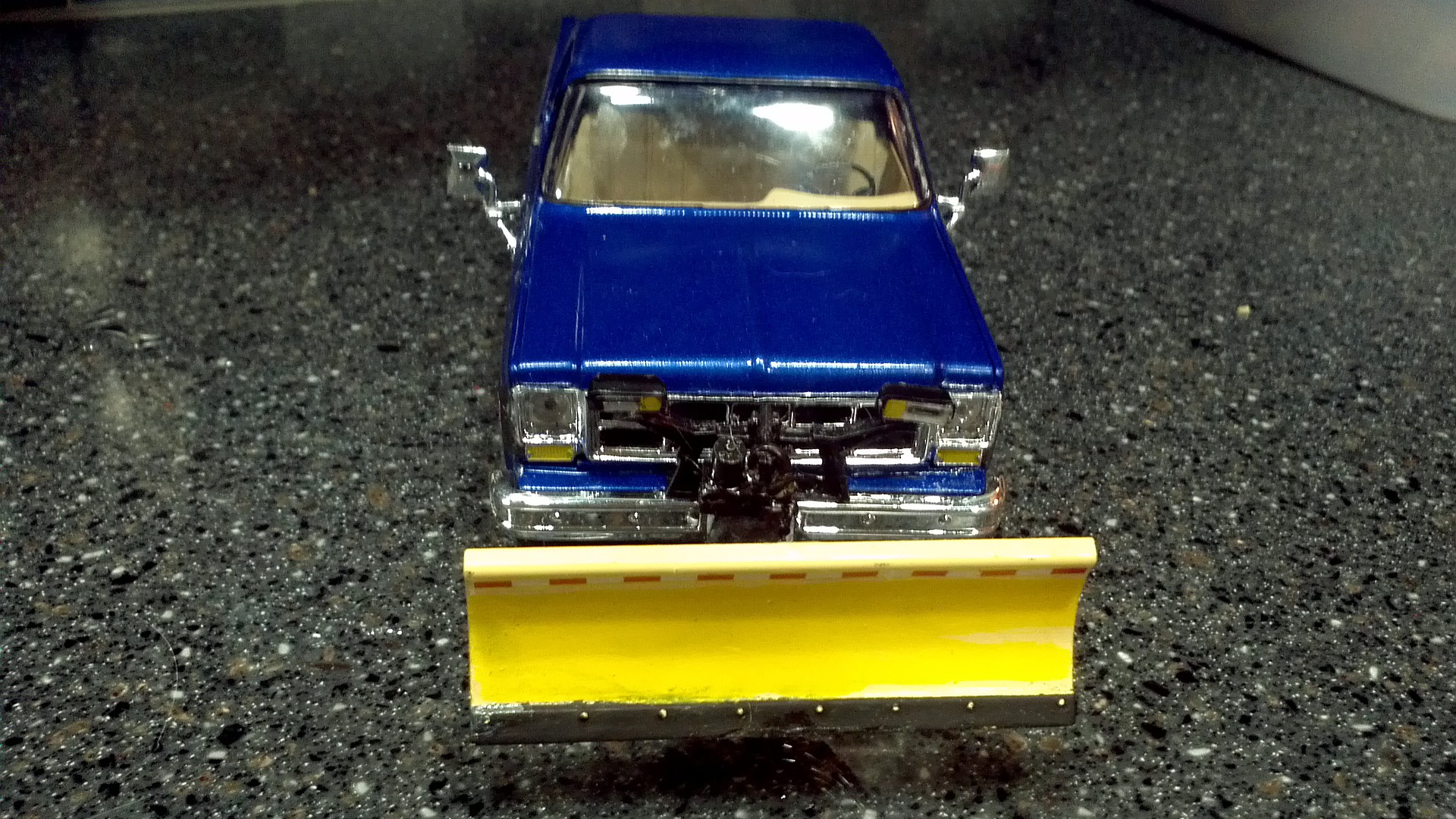 GMC Pickup with Snow Plow -- Plastic Model Truck Kit -- 1/24 Scale ...