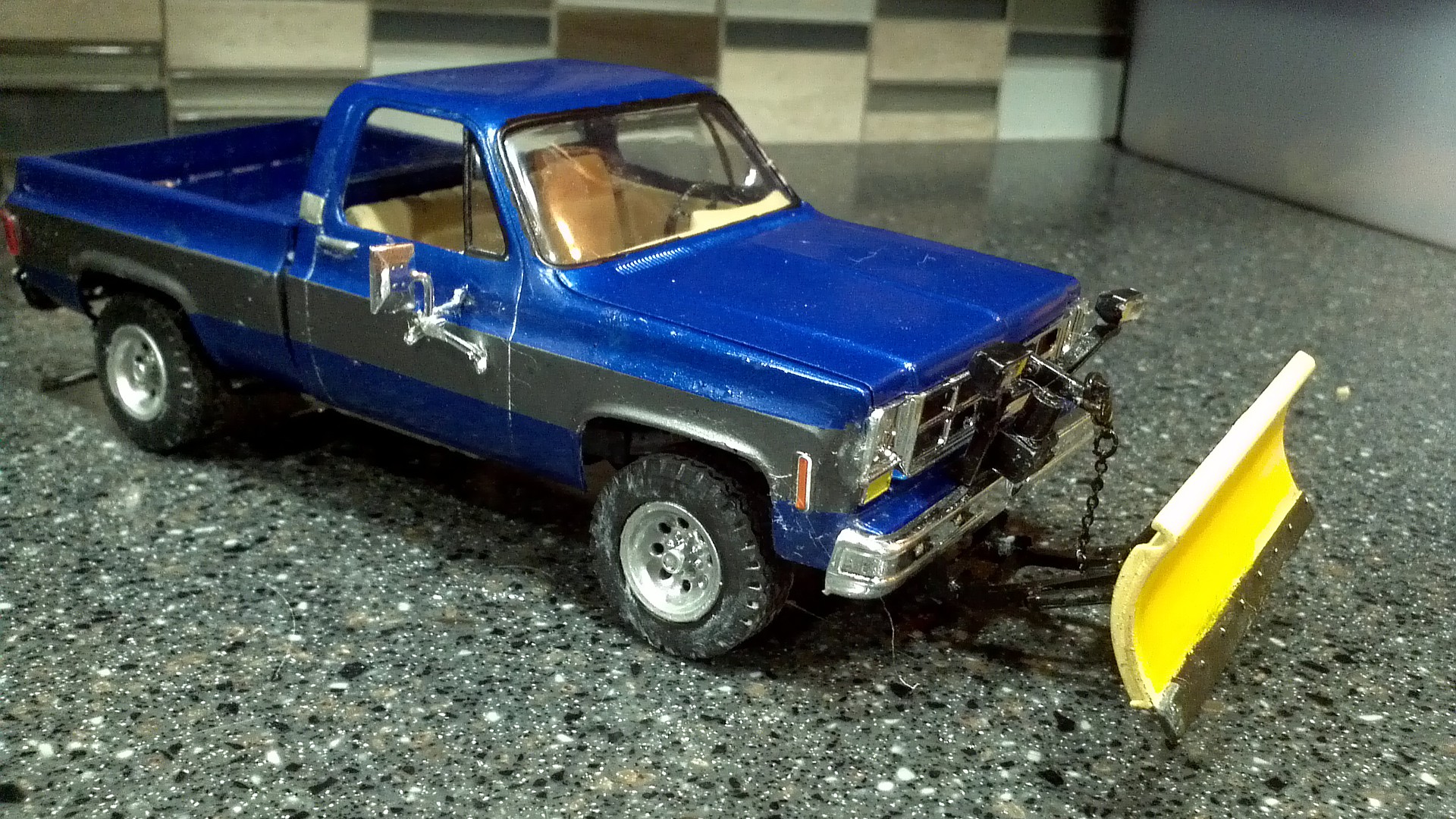 GMC Pickup with Snow Plow -- Plastic Model Truck Kit -- 1/24 Scale ...