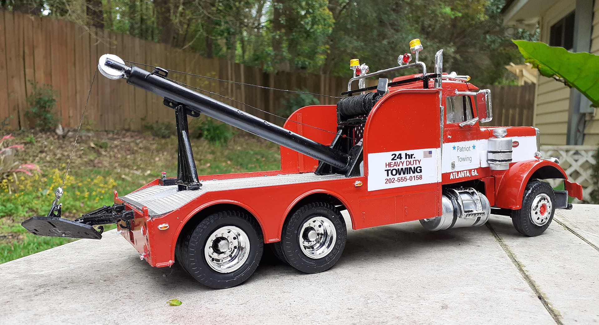 Peterbilt 359 Wrecker -- Plastic Model Vehicle Kit -- 1/25 Scale ...