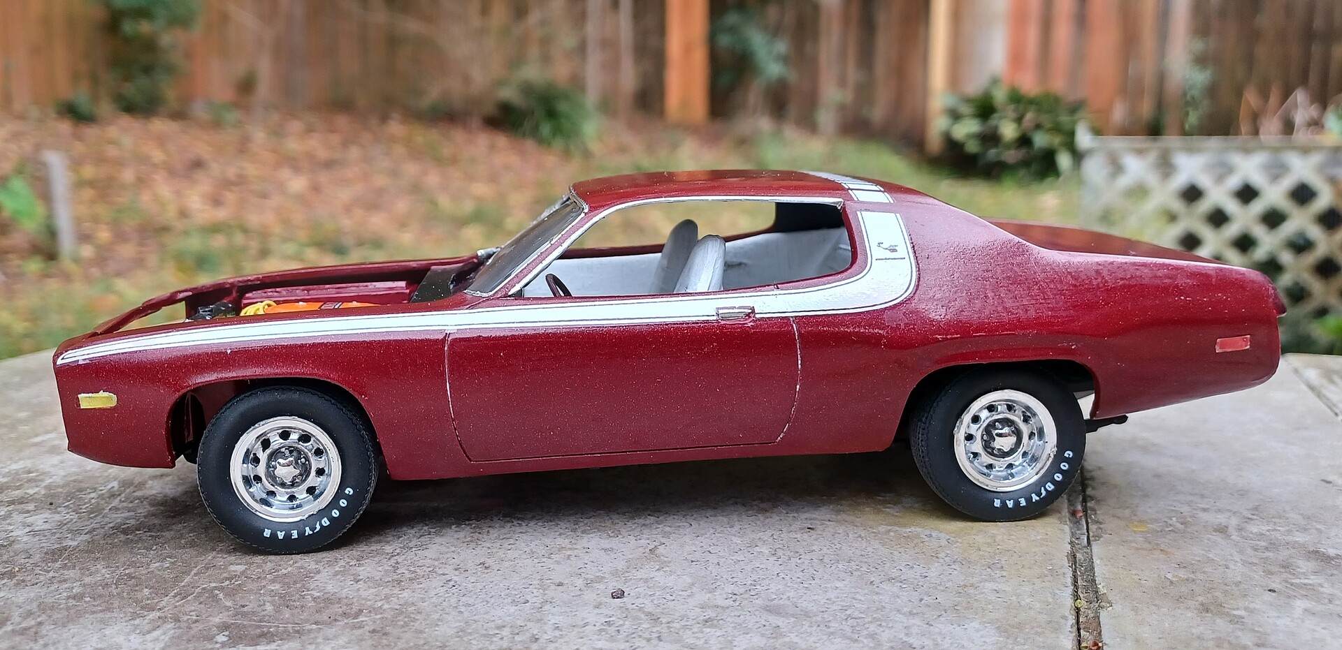 1974 PLYMOUTH ROAD RUNNER -- Plastic Model Car Vehicle Kit -- 1/25 ...