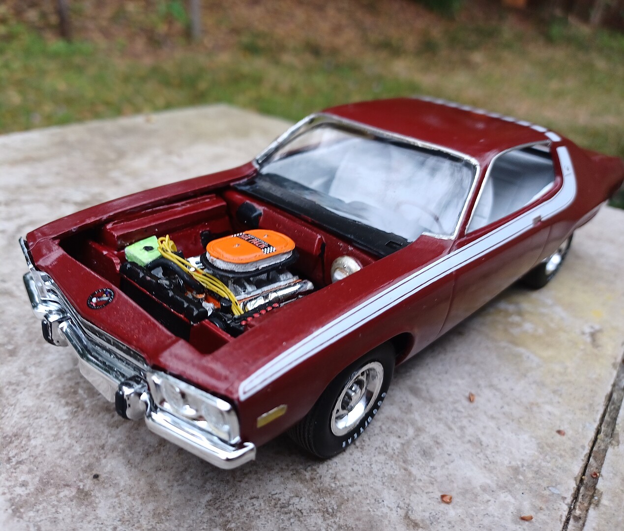 1974 PLYMOUTH ROAD RUNNER -- Plastic Model Car Vehicle Kit -- 1/25 ...