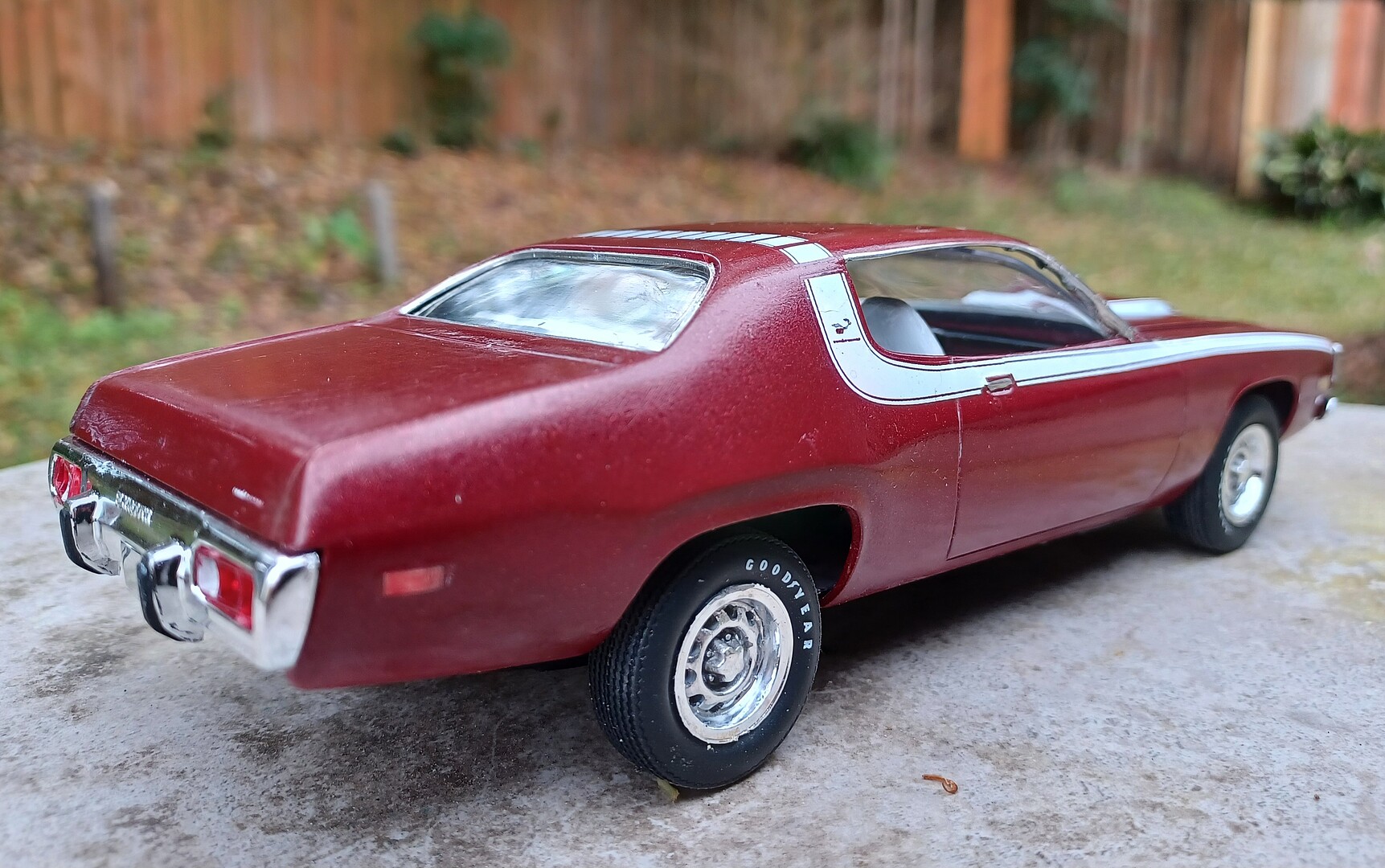 1974 PLYMOUTH ROAD RUNNER -- Plastic Model Car Vehicle Kit -- 1/25 ...