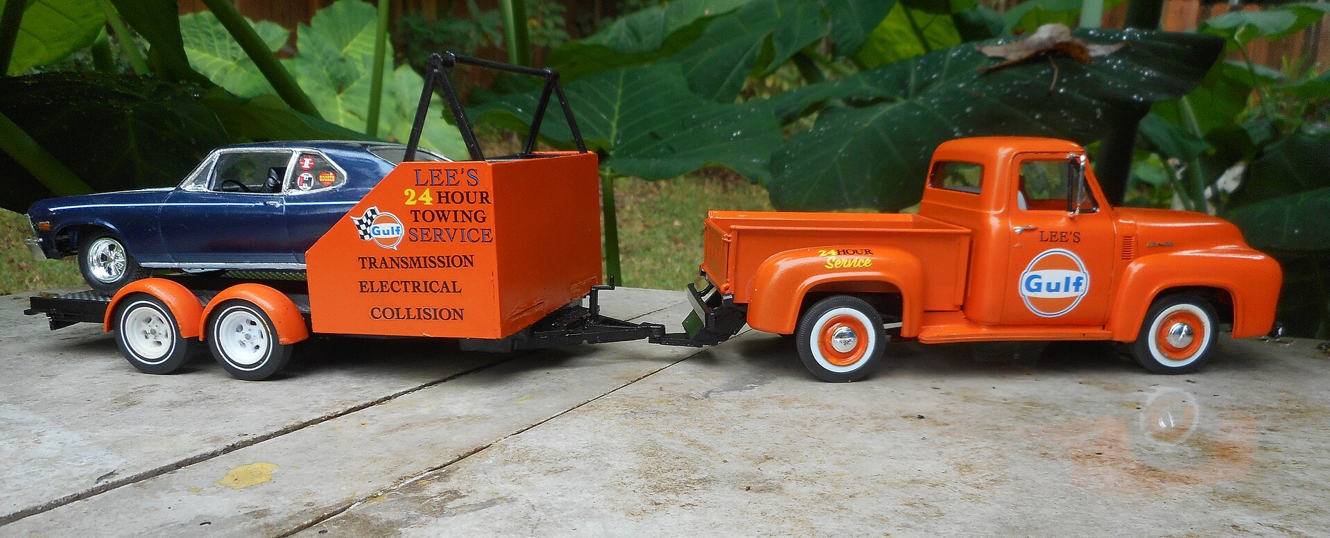 Gulf 1953 Ford Truck w/Modified Stocker Hauler -- Plastic Model Truck ...