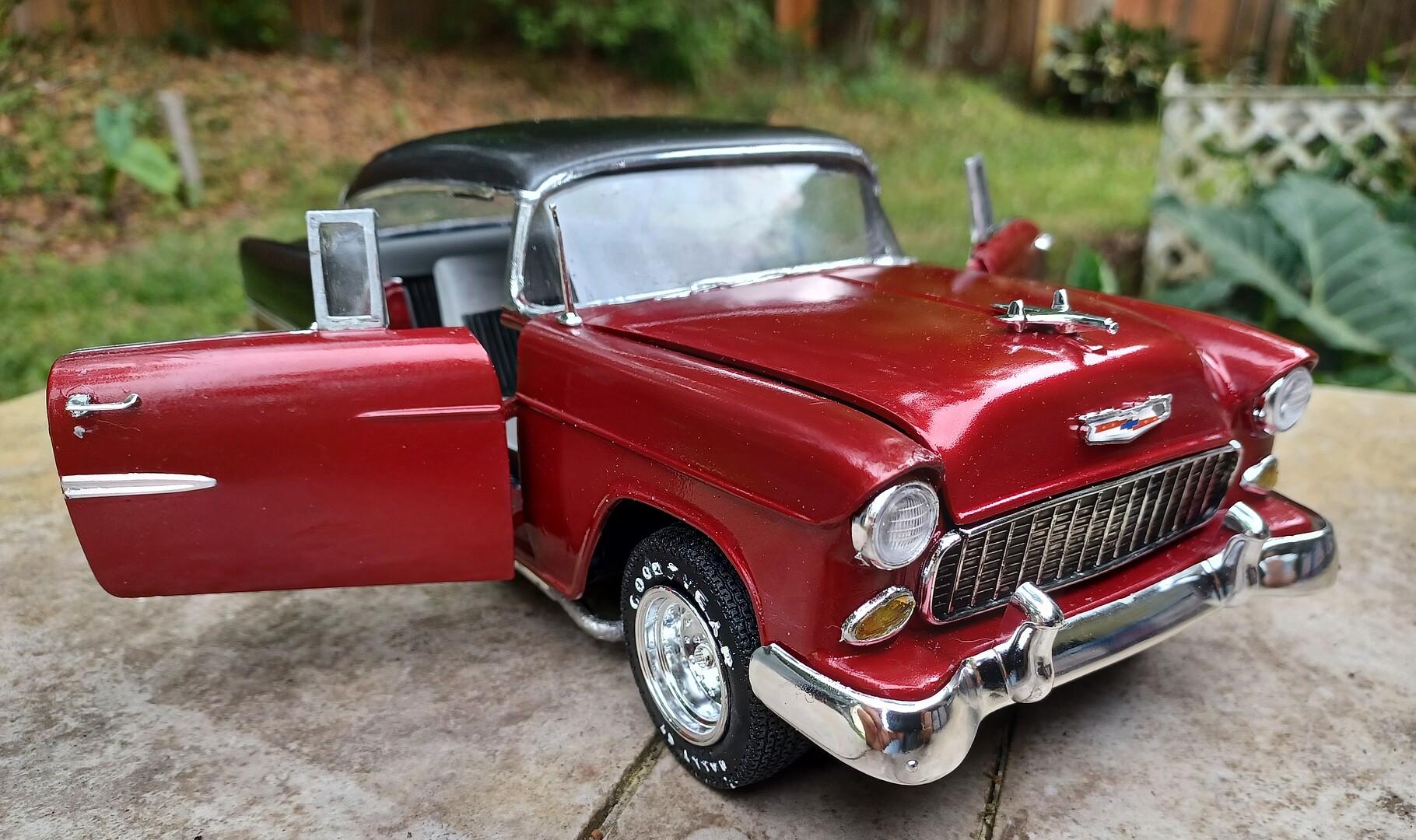 '55 Chevy Bel Air Hardtop -- Plastic Model Car Kit -- 1/16 Scale ...