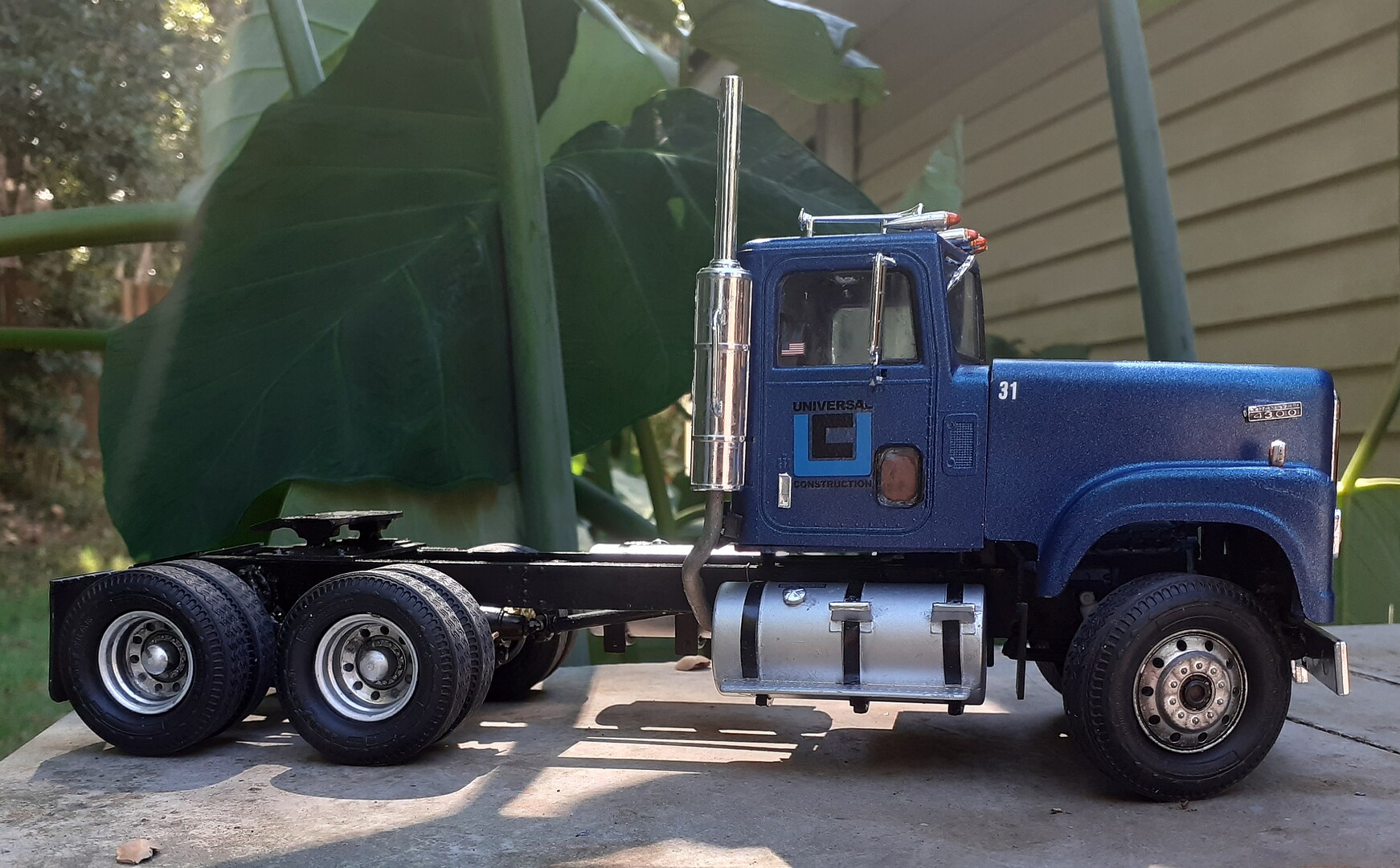 International Transtar 4300 Eagle -- Plastic Model Truck Kit -- 1/25 ...