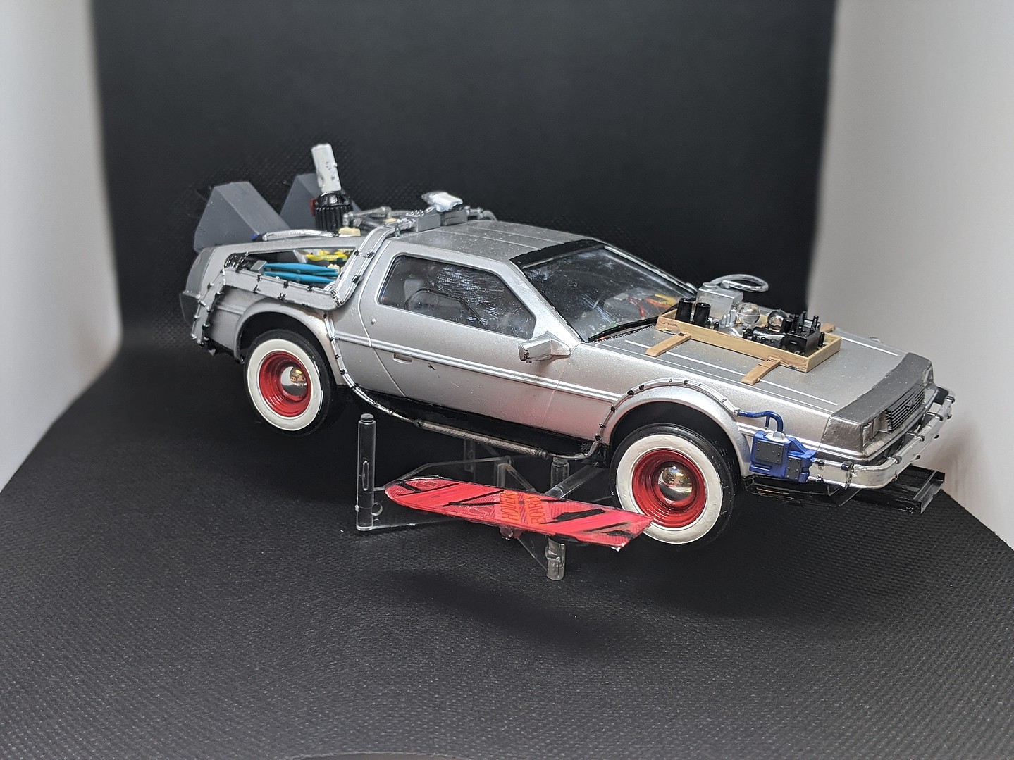 DeLorean Car Rail Back to the Future III -- Plastic Model Car Vehicle ...
