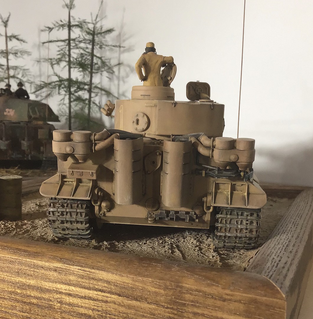 German Tiger I Mid Production Tank -- Plastic Model Military Vehicle ...