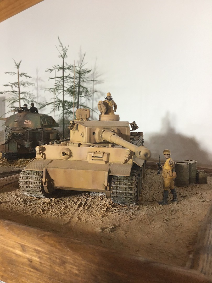 German Tiger I Mid Production Tank -- Plastic Model Military Vehicle ...