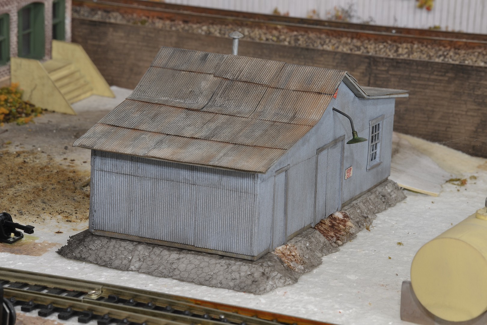 Corrugated Warehouse -- HO Scale Model Railroad Building Kit -- #373 ...