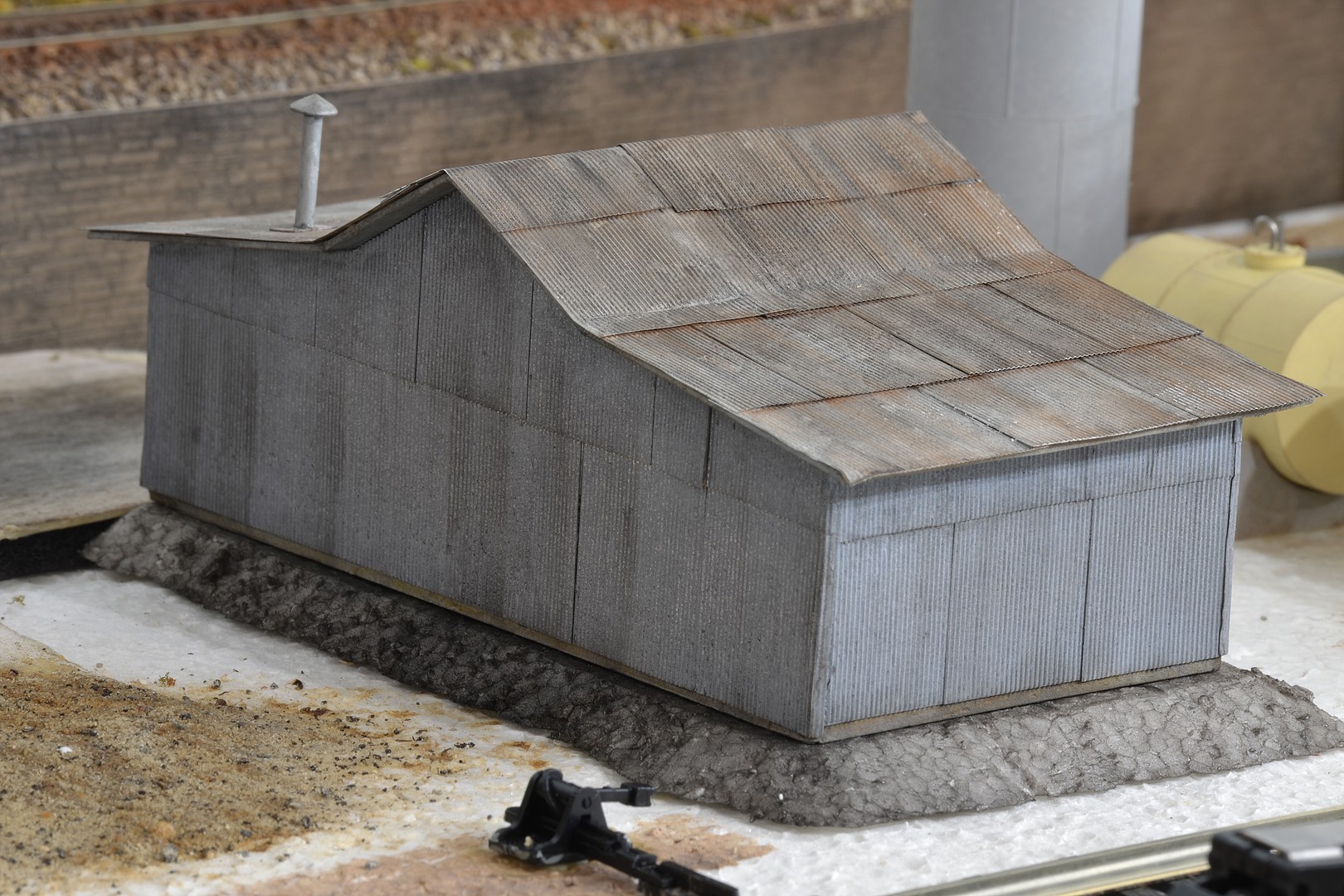 Corrugated Warehouse -- HO Scale Model Railroad Building Kit -- #373 ...